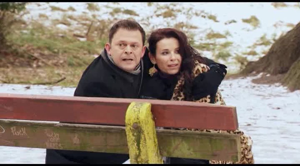 Chlapi neplačú, akčná scéna. Roman a Renáta svedkami prestrelky | TV ...