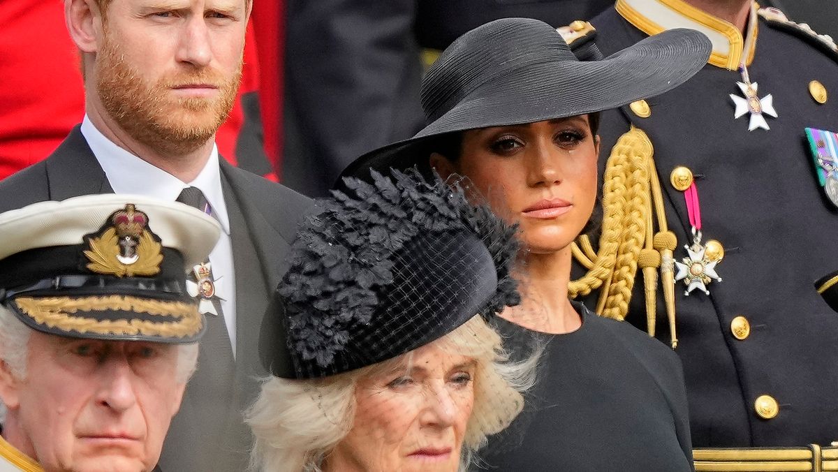 Harry a Meghan ostro skritizovali kráľovskú rodinu: Tento krok teraz ...