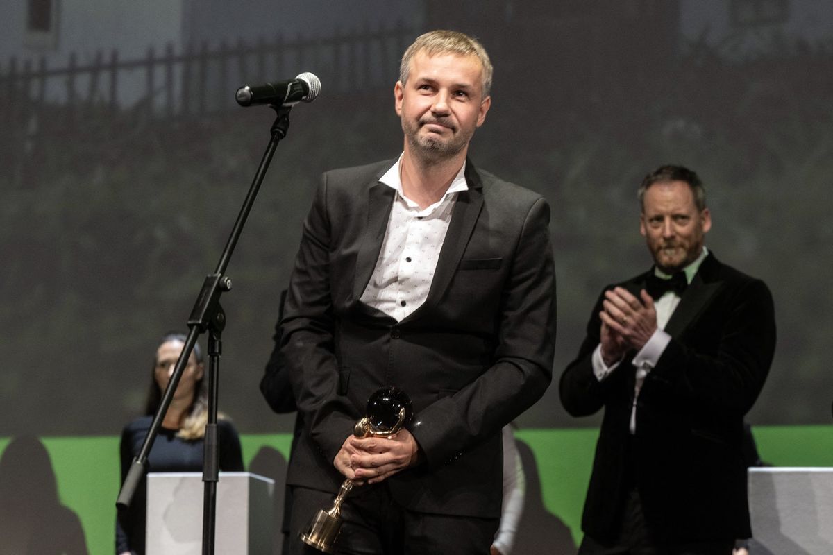Hlavnú cenu na festivale v Karlovych Varoch získal Miro Remo | TV Markíza