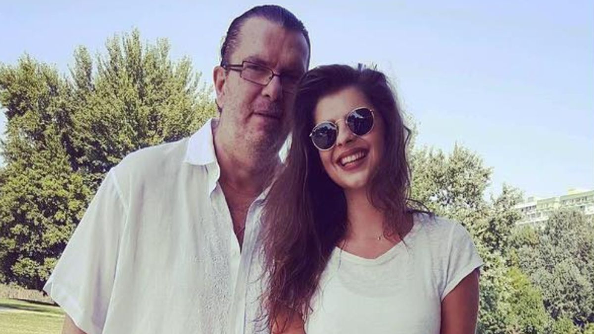 Ema Müller vystúpila z tieňa známych rodičov. Sledujú ju tisíce ...