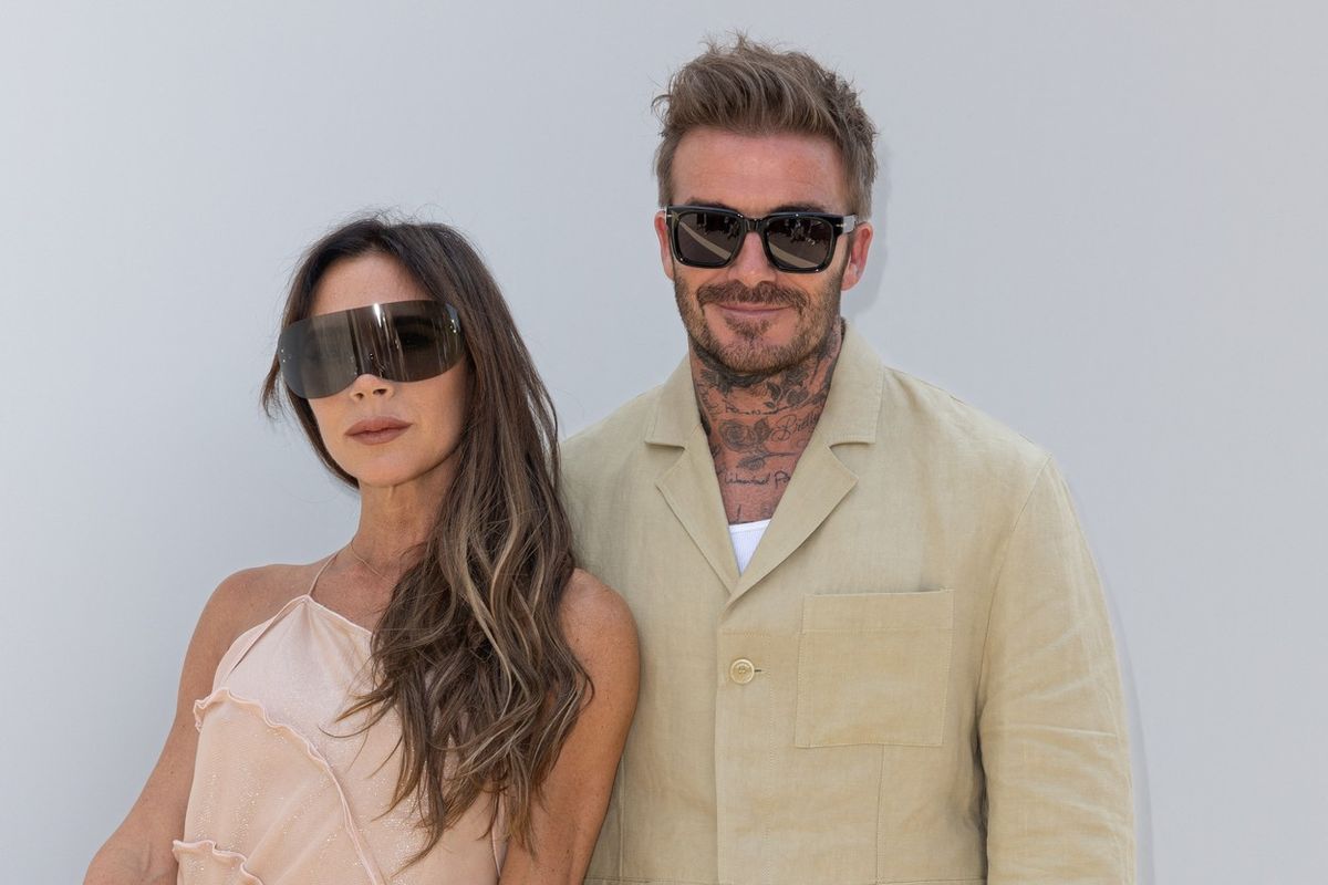 Victoria Beckham odložila podpätky: V takýchto topánkach ste ju ešte ...