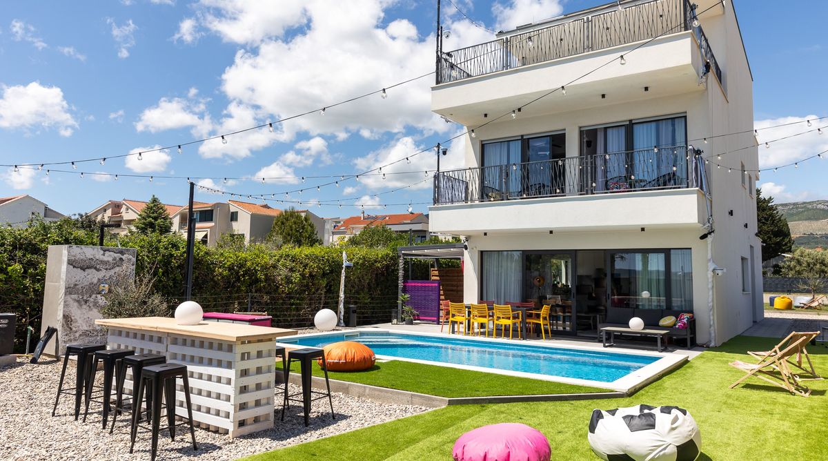 Predstavujeme vám vilu Party Shore: Z tejto miestnosti budú účinkujúci ...