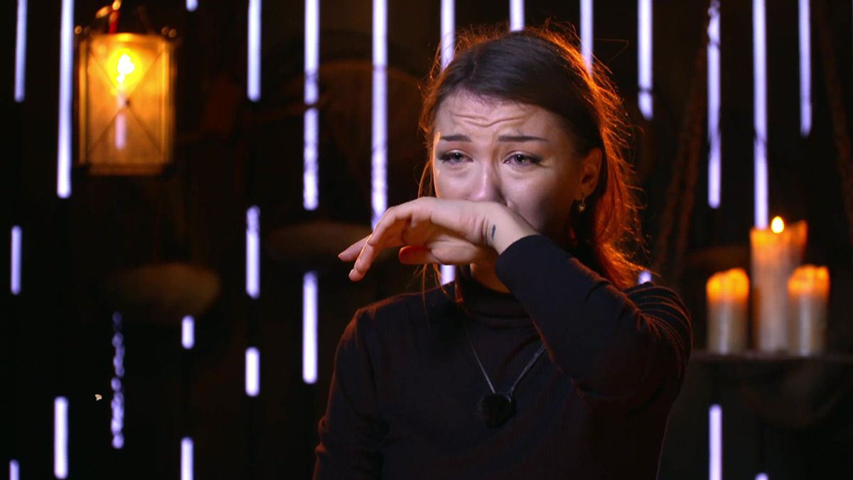 Na Farme nebola ani hodinu a už sa zrútila: Zúfalá Ema v slzách | TV ...