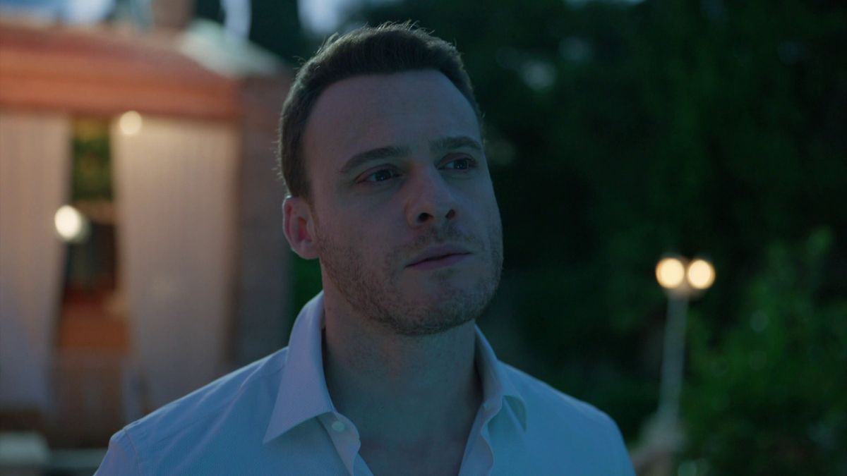 Sám ako prst si Ateş uvedomí, ako veľmi mu chýbajú deti... A Leyla | TV ...